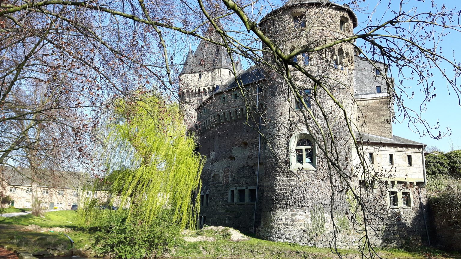Schloss Hülchrath – Willkommen bei DJ Easy